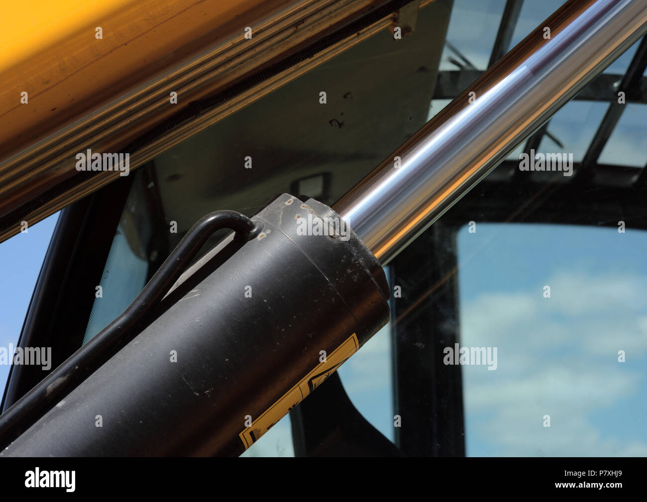 Hydraulic ram cylinder barrel and chrome plated steel piston Stock ...