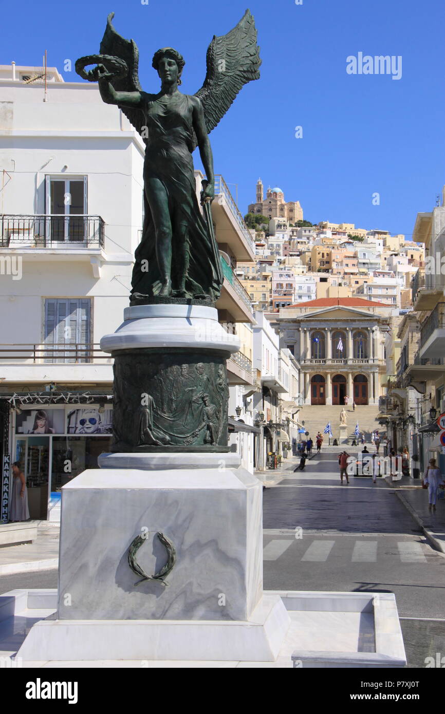 Statue commemorating the Greek Resistance during World War II situated ...
