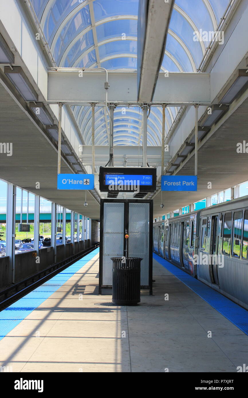 CTA Blue Line Train Cumberland Station in Park Ridge, Illinois Stock ...
