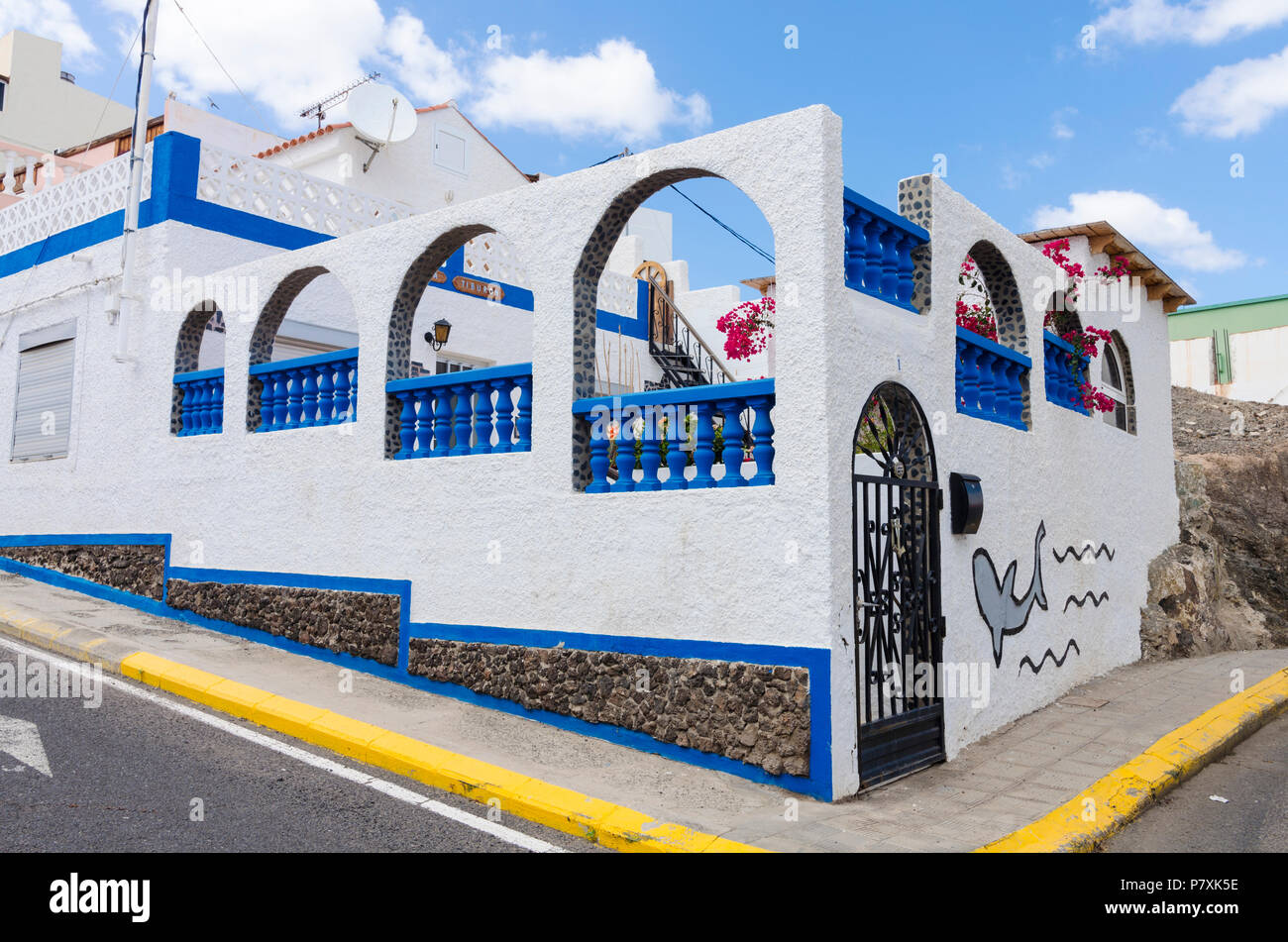 Arcade house hi-res stock photography and images - Alamy