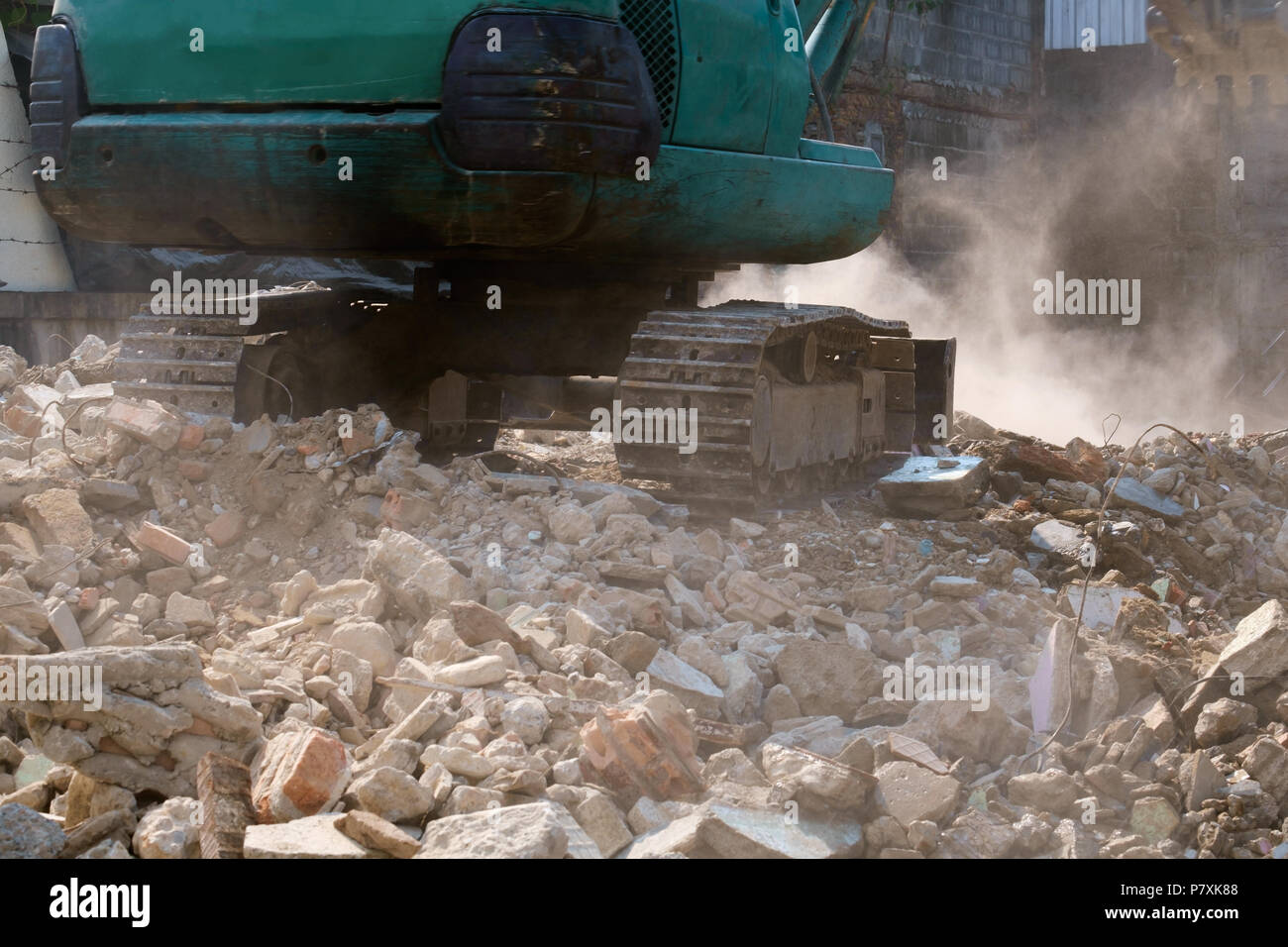 Track excavator hi-res stock photography and images - Alamy