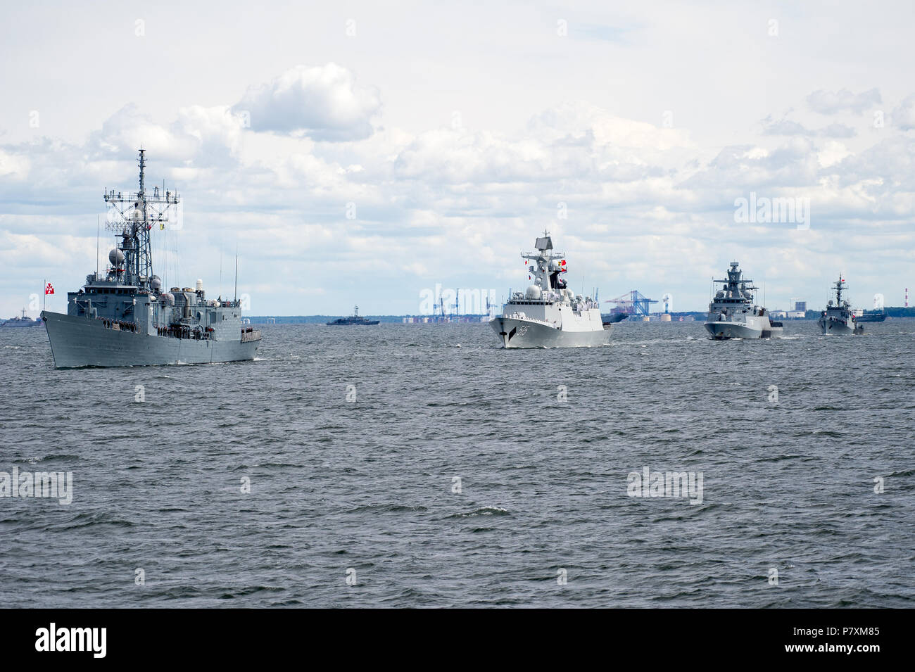 Polish Oliver Hazard Perry class guided missile frigate ORP General ...