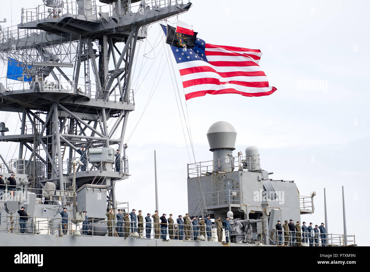 American Harpers Ferry-class dock landing ship USS Oak Hill (LSD-51 ...