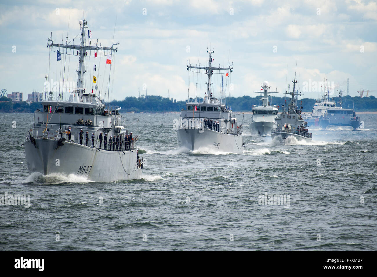 French Tripartite class minehunter M647 L'Aigle and M652 Céphée, Polish ...