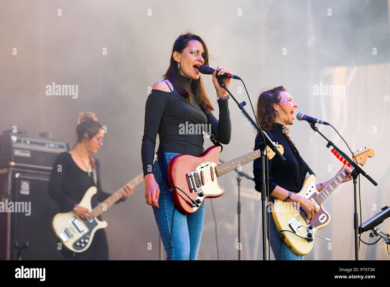 Warpaint 2018 hi-res stock photography and images - Alamy