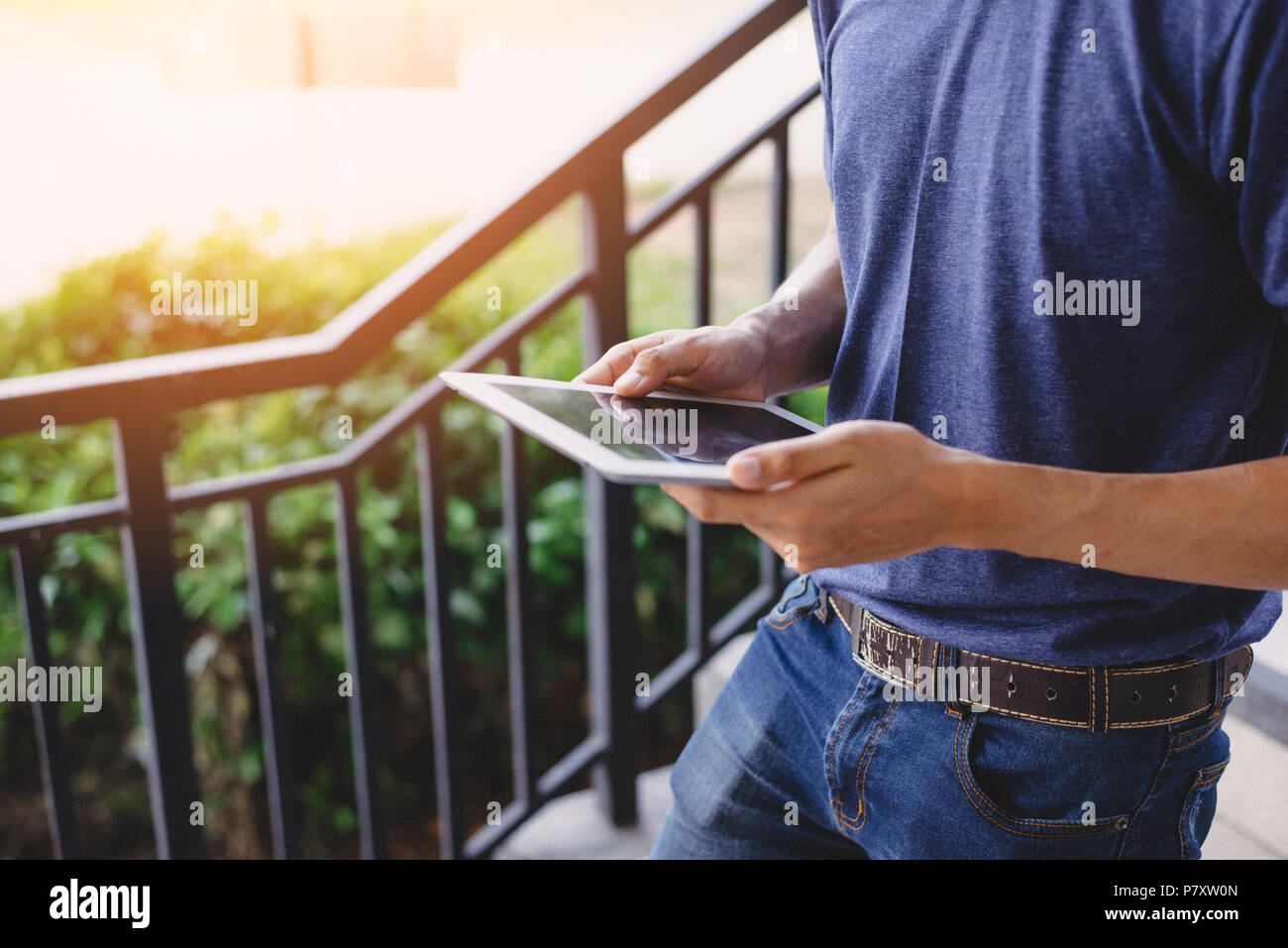 Mobile analyse hi-res stock photography and images - Alamy