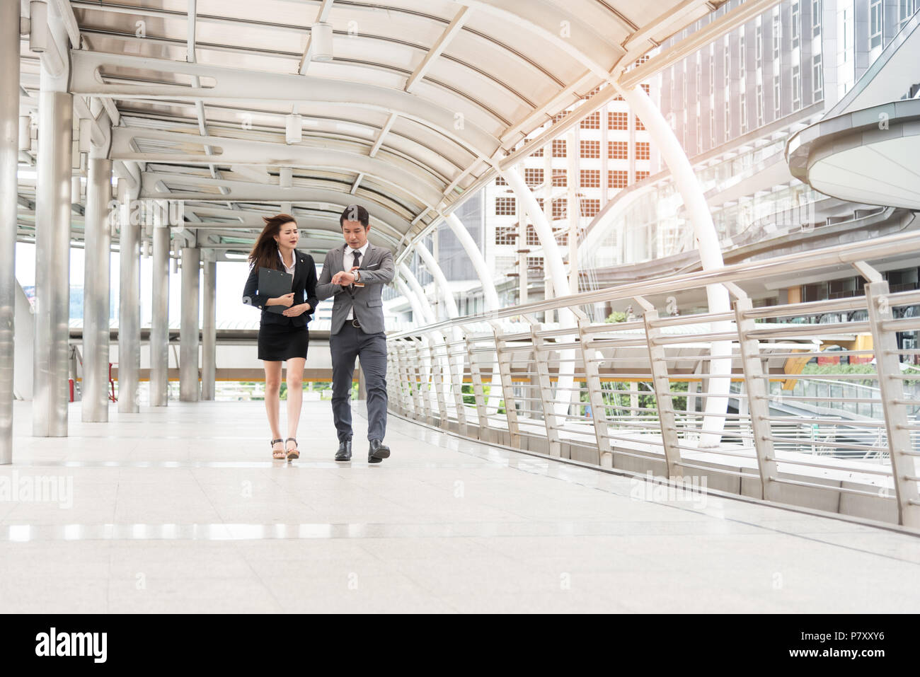 Hustling hi-res stock photography and images - Alamy