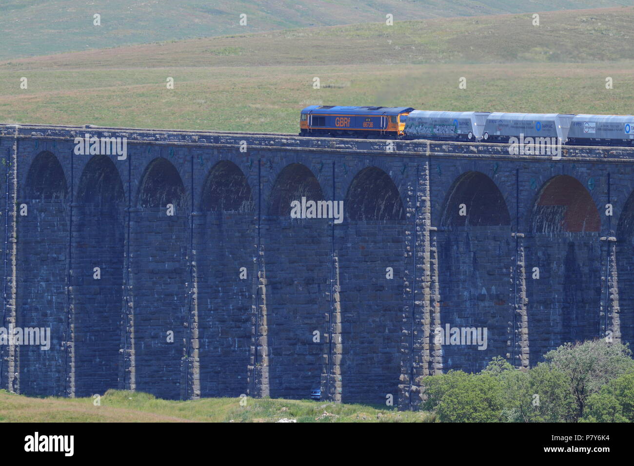 A Great British Railway Freight Train crosses the mighty & impressive ...