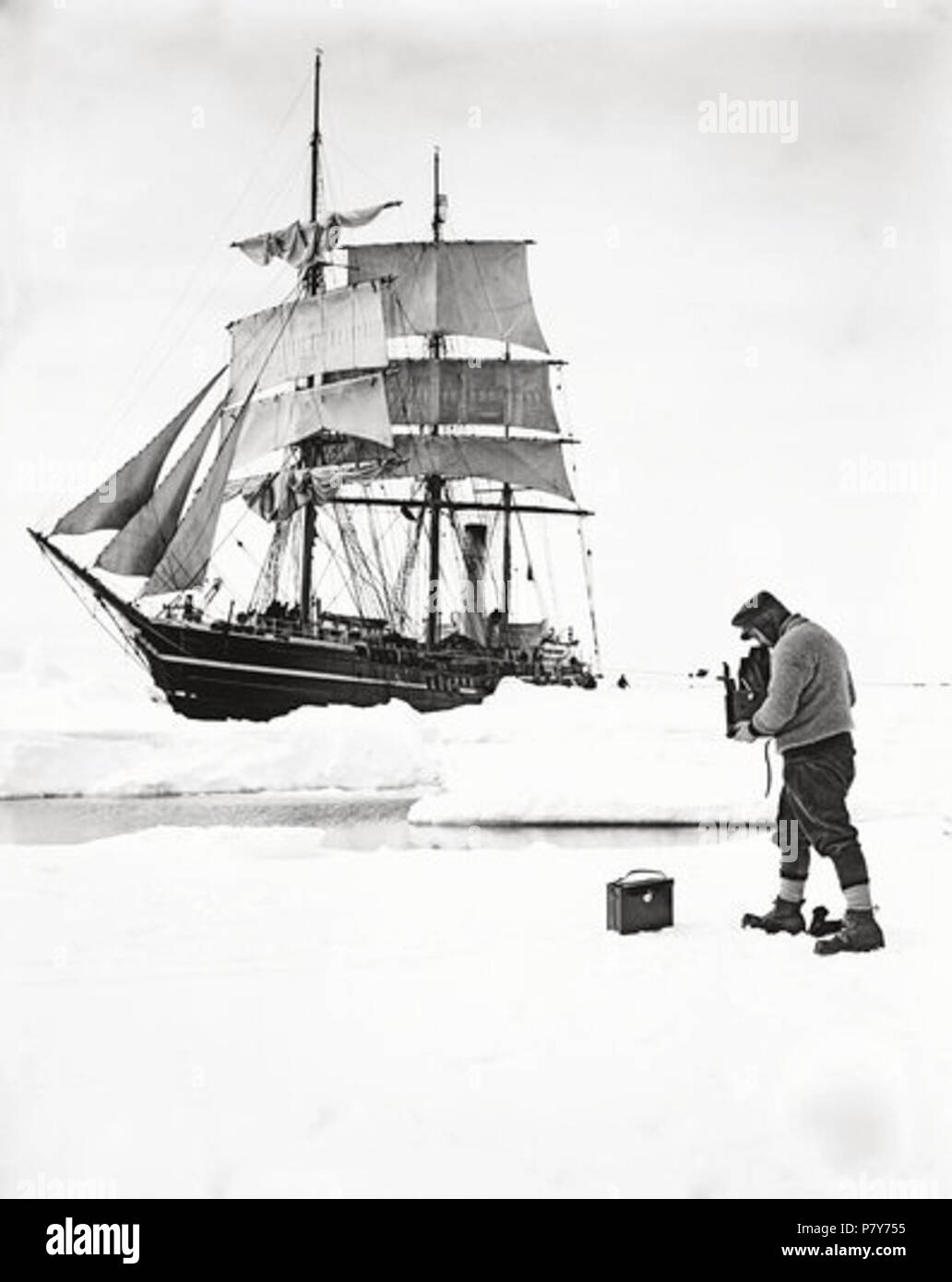 Herbert ponting hi-res stock photography and images - Alamy