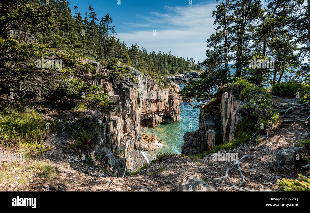 Boulder beach acadia hi-res stock photography and images - Alamy