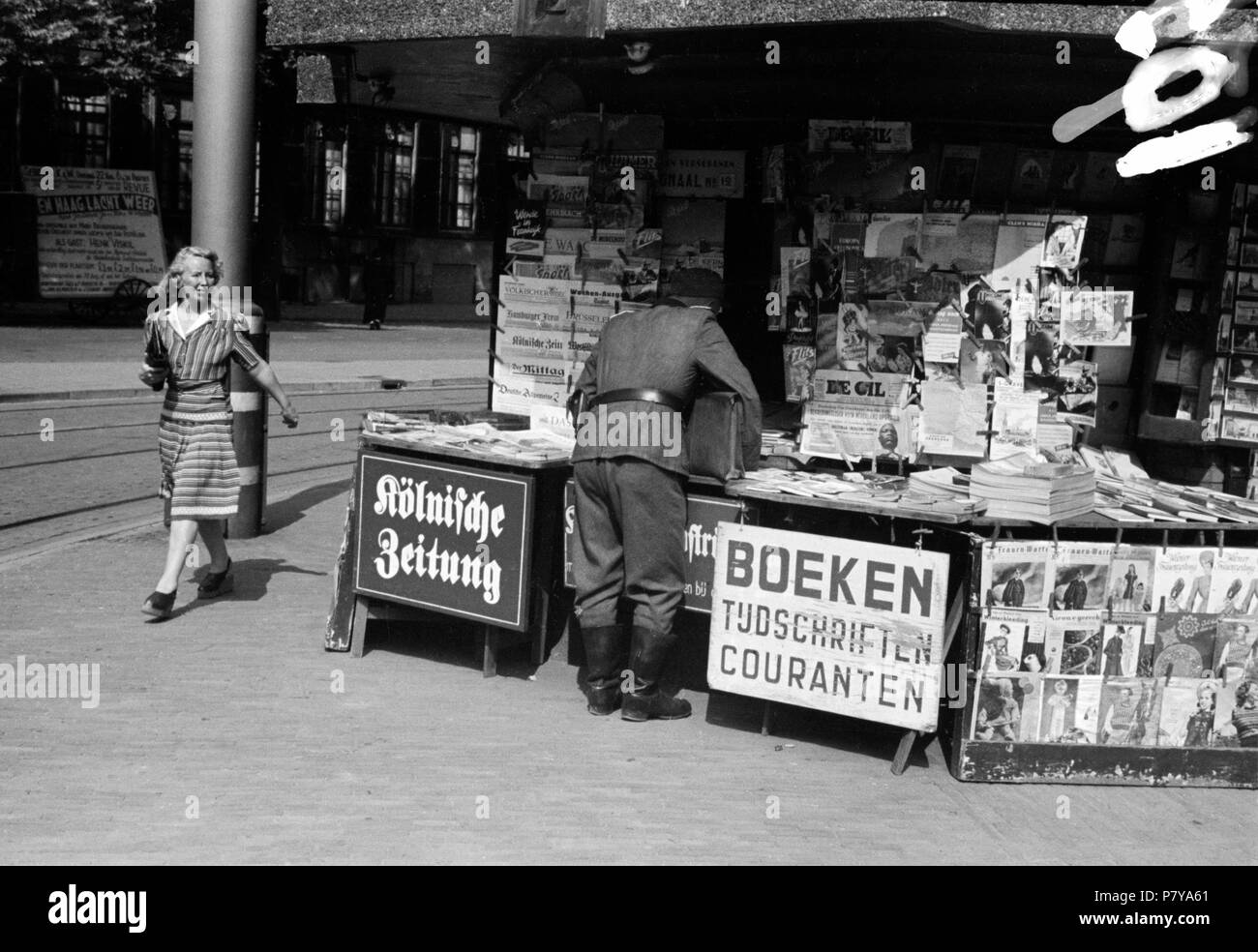 . Huizinga collectie kiosken - NIOD - 216359. Nederlands: Foto uit de ...