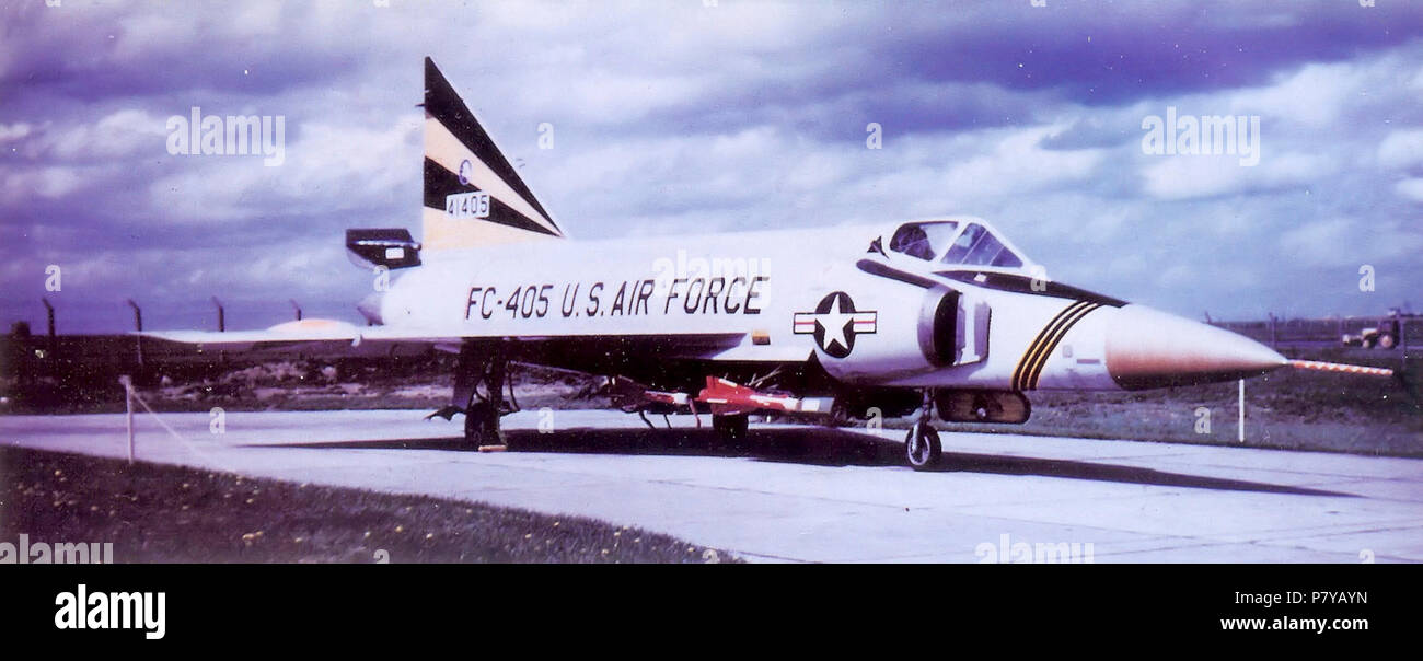 496th Fighter-Interceptor Squadron Convair F-102 Delta Dagger 54-1405 ...