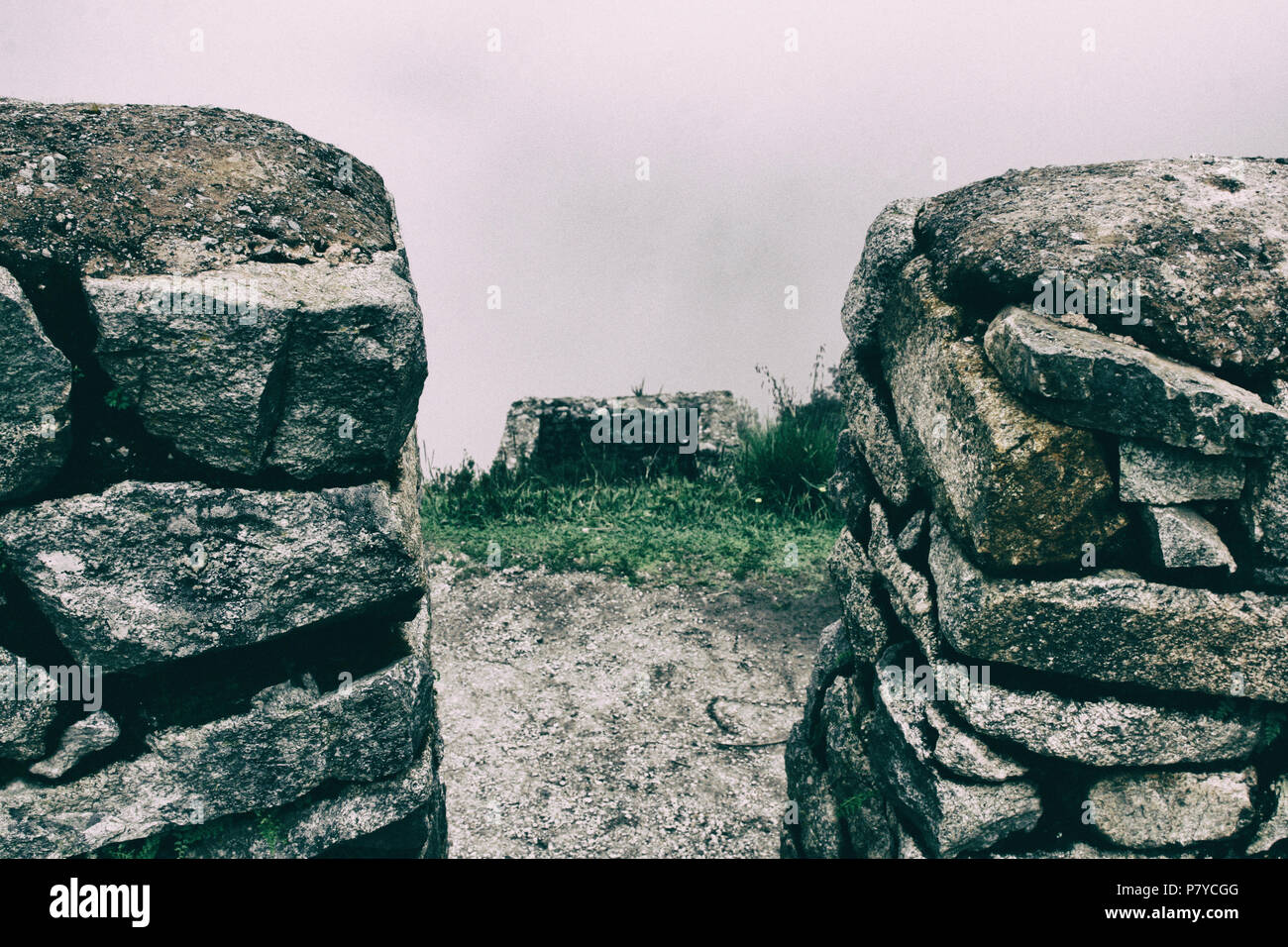 Stone wall sightseen Stock Photo - Alamy