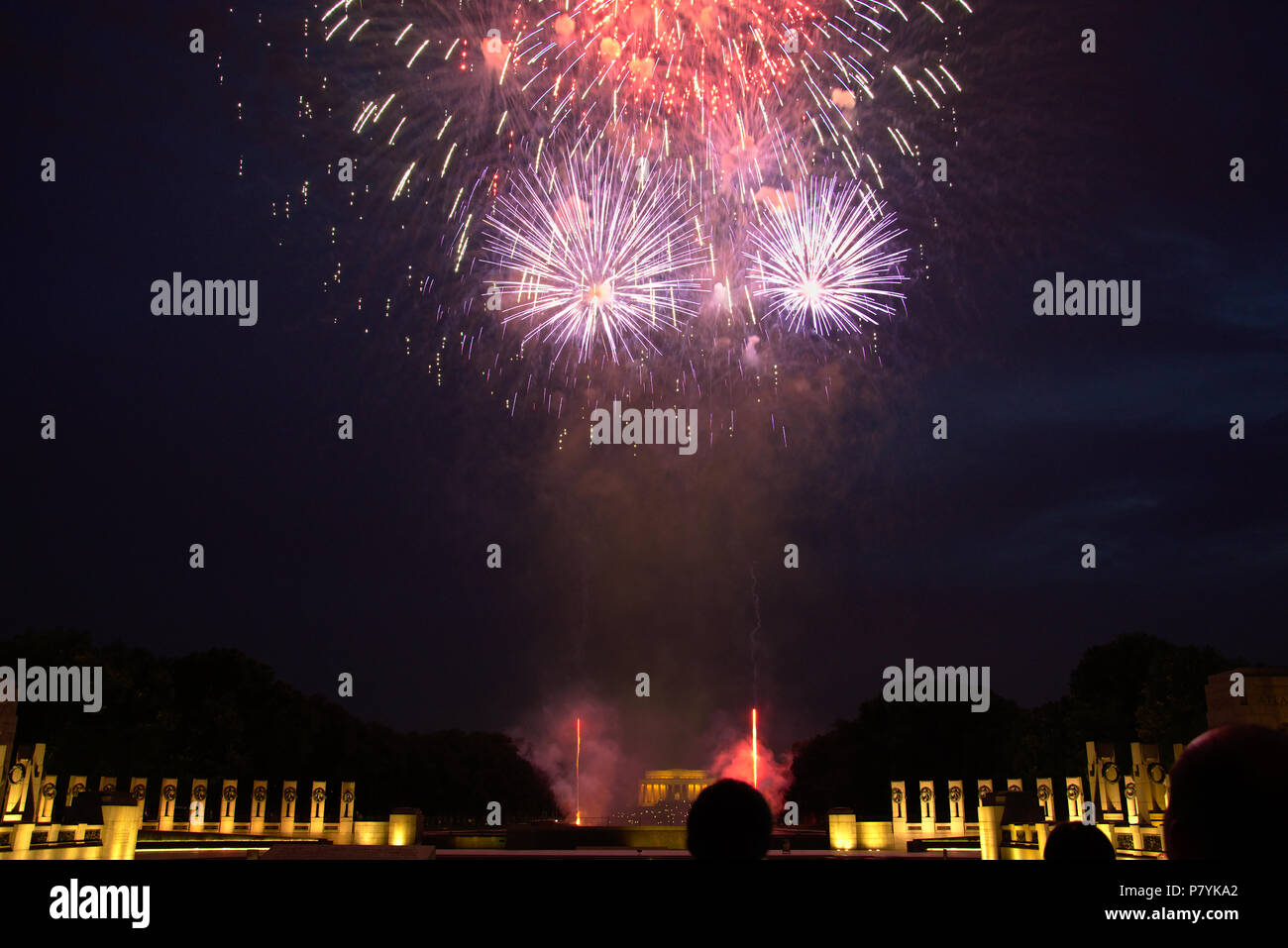 July 4th fireworks on the National Mall with Lincoln Monument and WWII ...
