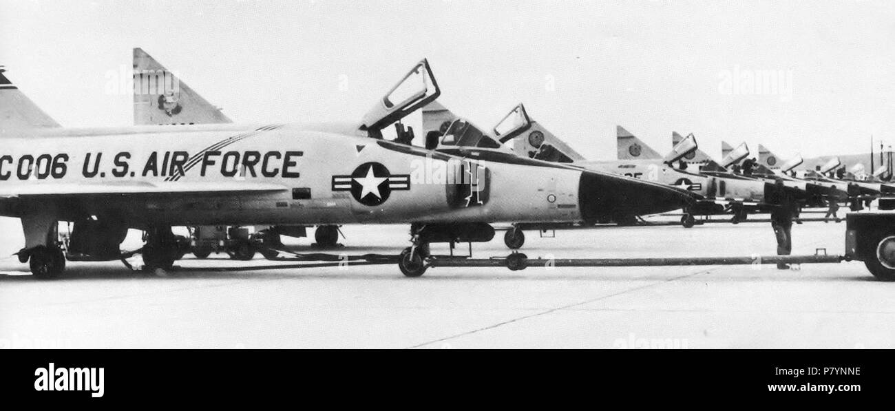 431st Fighter-Interceptor Squadron Convair F-102 Delta Daggers on ...