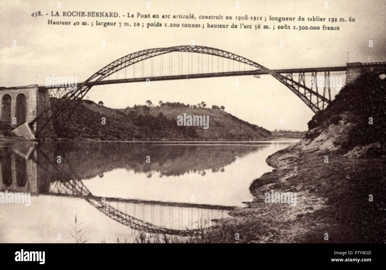 458. La Roche Bernard le pont en arc articulé Stock Photo - Alamy