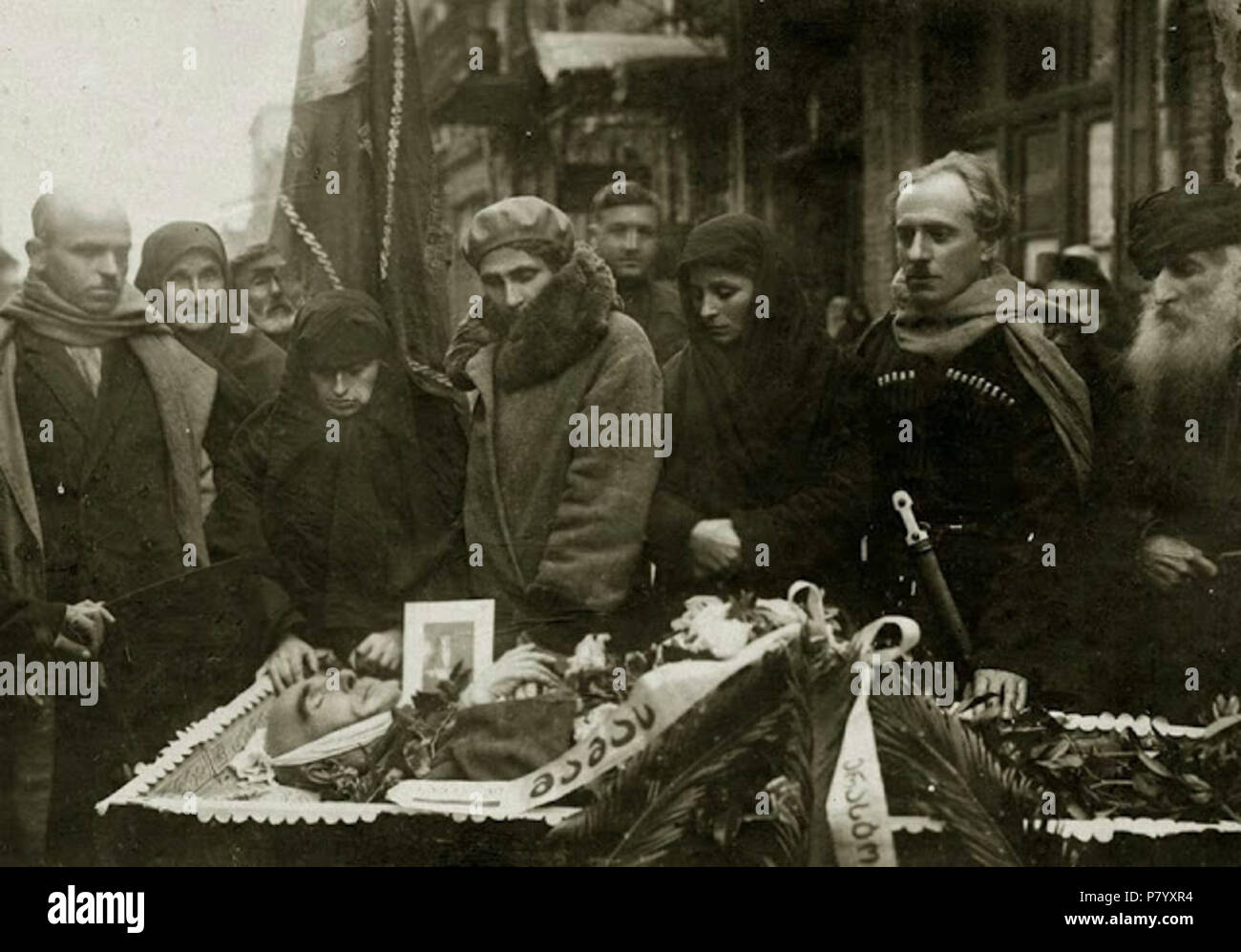 1930s funeral hi-res stock photography and images - Alamy