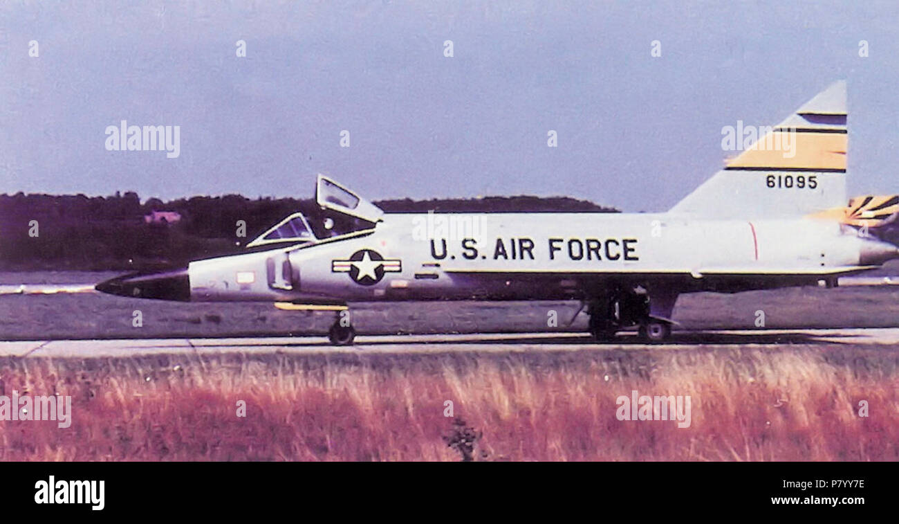 496th Fighter-Interceptor Squadron Convair F-102 Delta Dagger 56-1095 ...