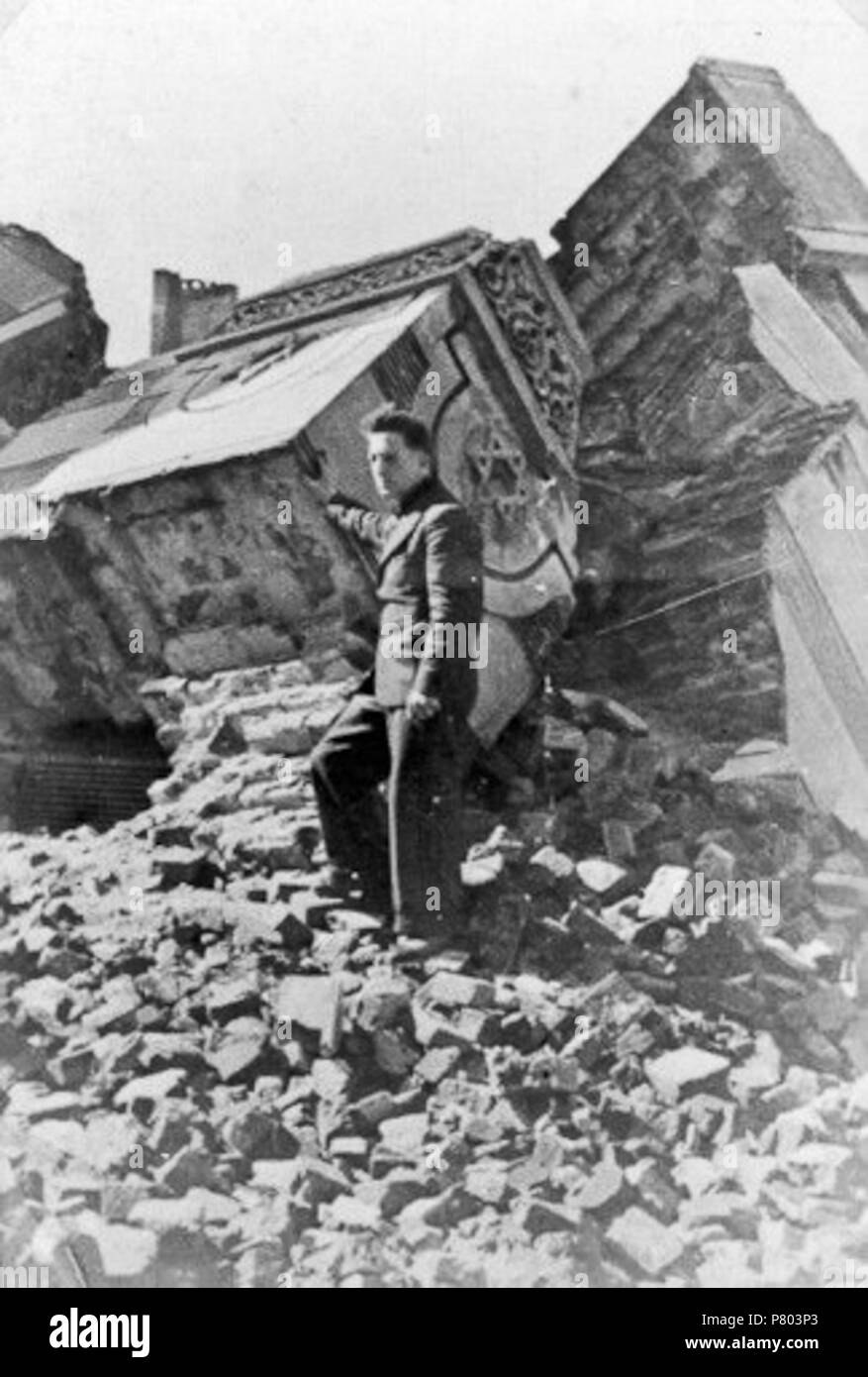 Photo of the Alte Szile synagogue in Lodz destroyed in 1939 by the ...