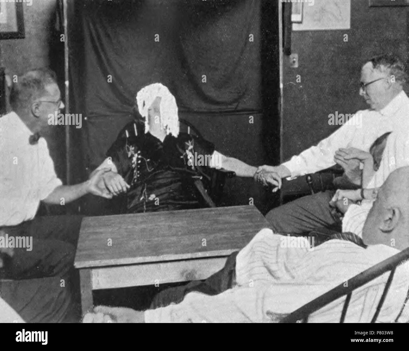 Ectoplasm hi-res stock photography and images - Alamy