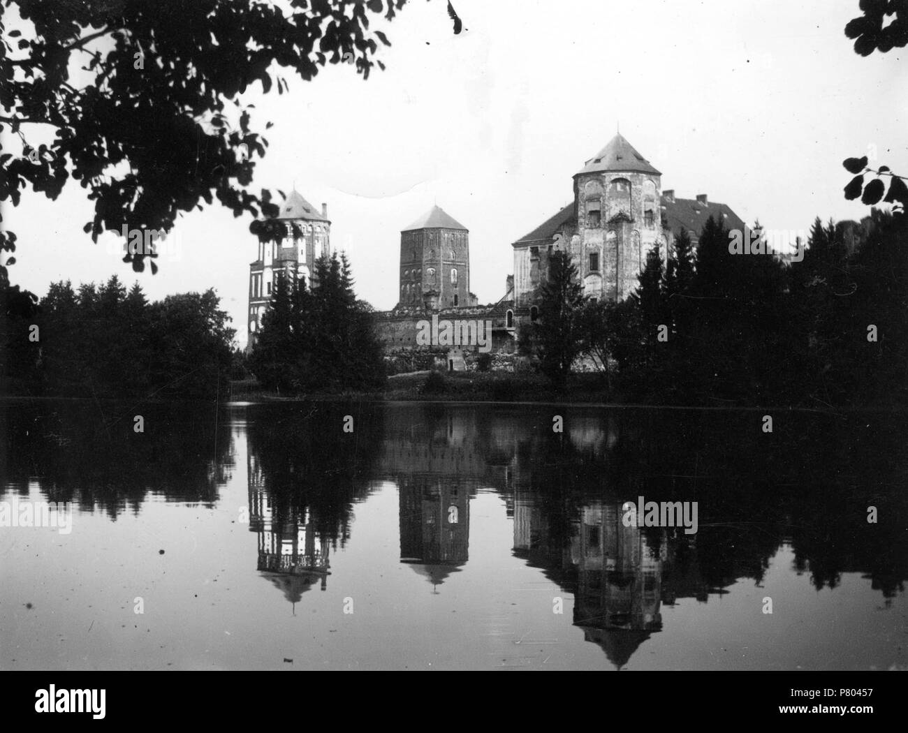 275 Mirski zamak. Мірскі замак (1918-39) (2 Stock Photo - Alamy