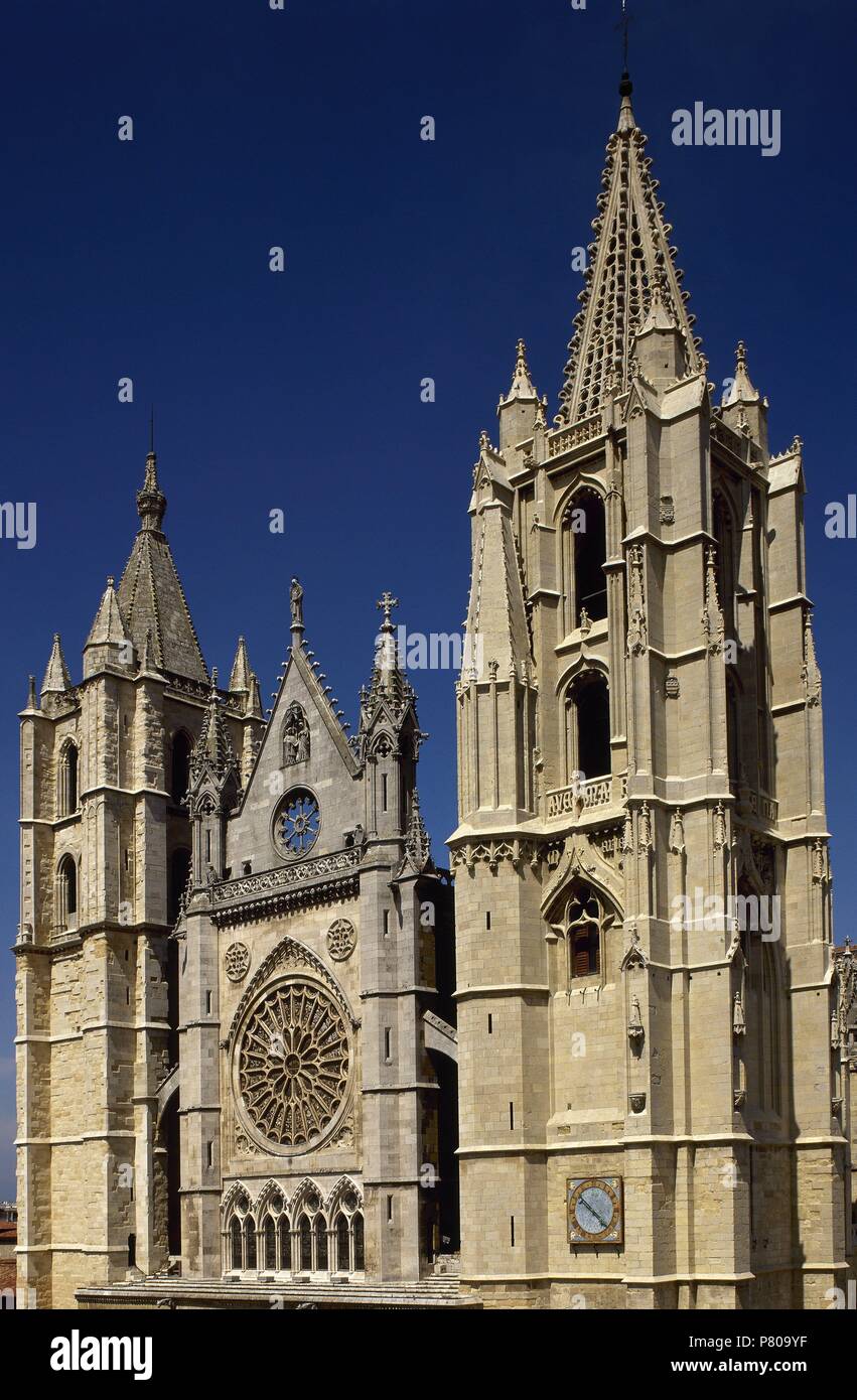 Spain. Leon. Santa Maria de Leon Cathedral. Gothic style. Facade. 13th ...