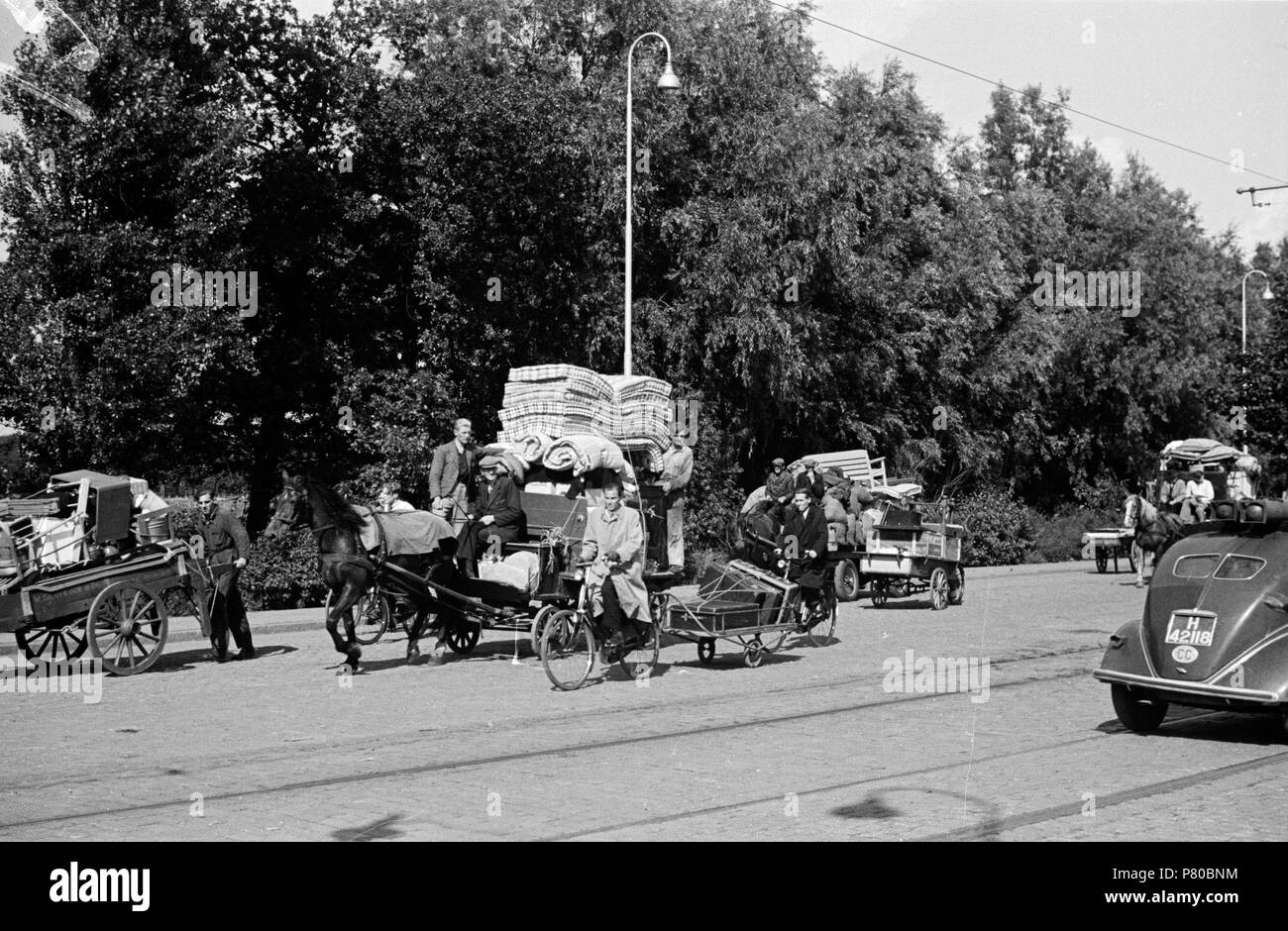 . Huizinga collectie evacuaties - NIOD - 216649. Nederlands: Foto uit ...