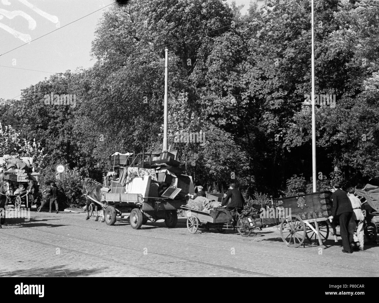 . Huizinga collectie evacuaties - NIOD - 216669. Nederlands: Foto uit ...