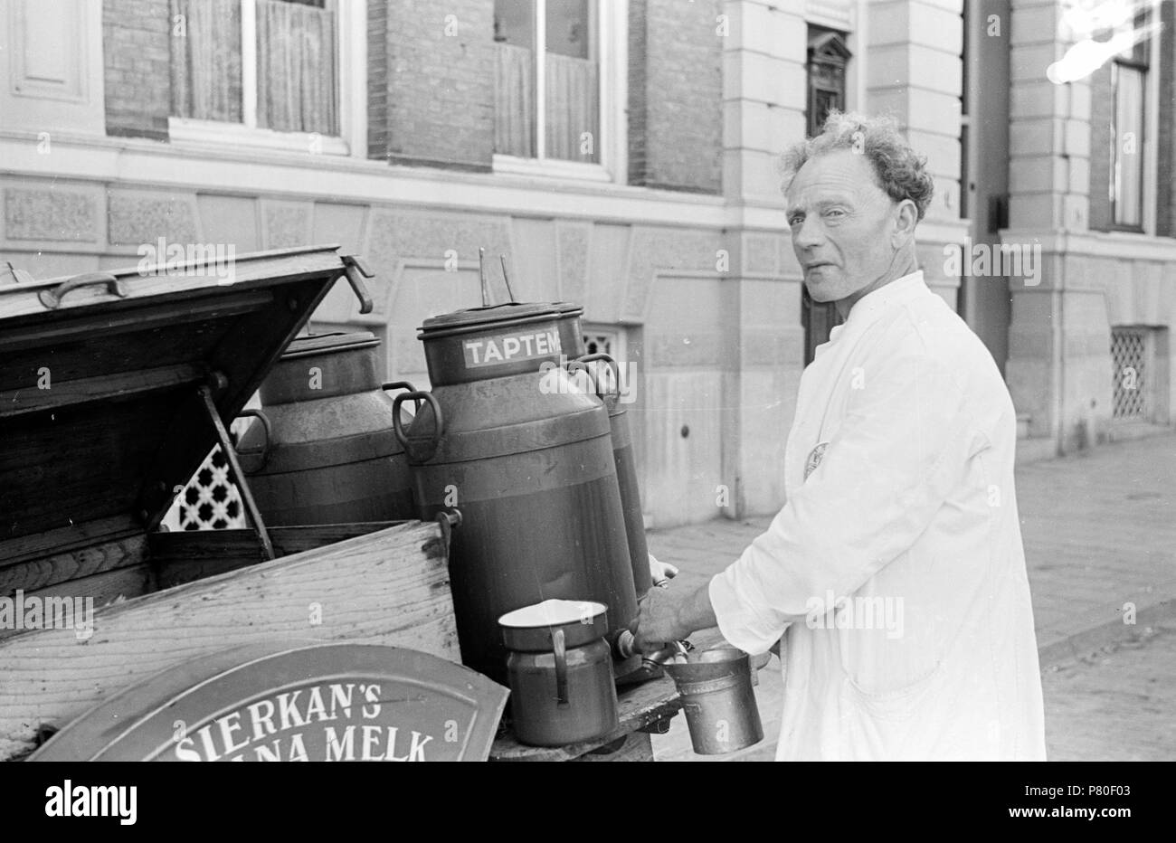 Melkman hi-res stock photography and images - Alamy