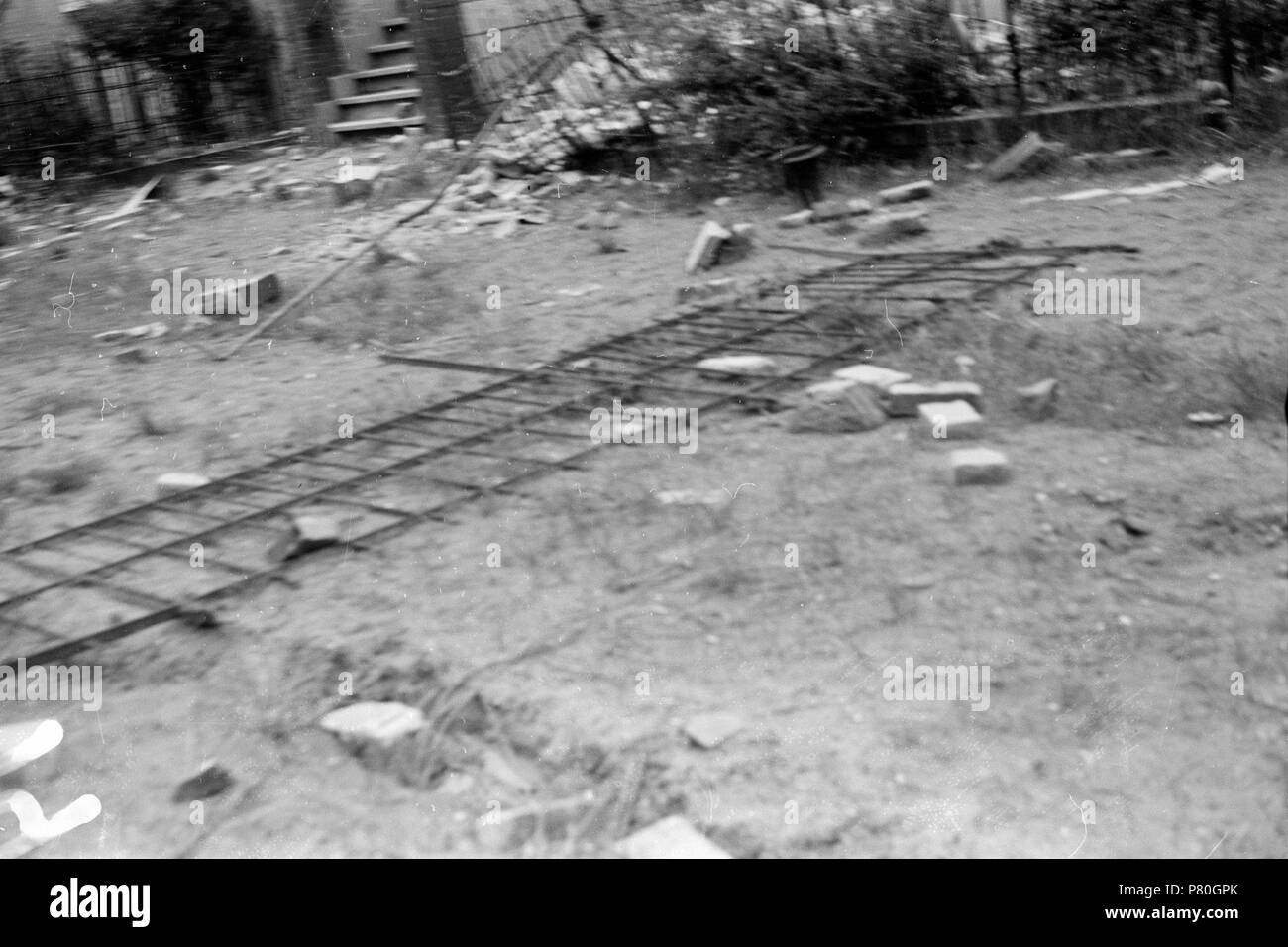 . Huizinga collectie puin - NIOD - 216697. Nederlands: Foto uit de ...