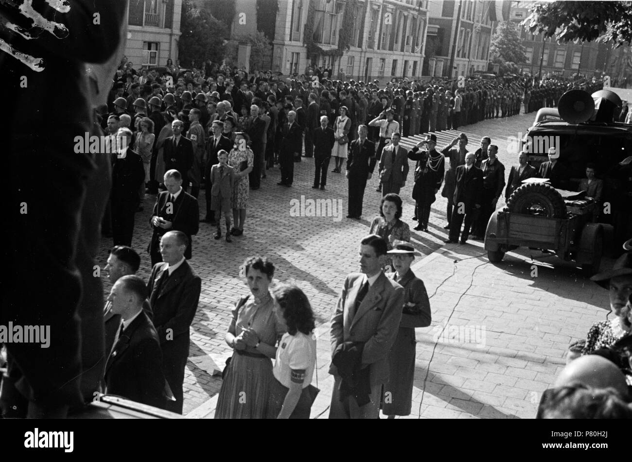 . Huizinga collectie dodenherdenking - NIOD - 216714. Nederlands: Foto ...