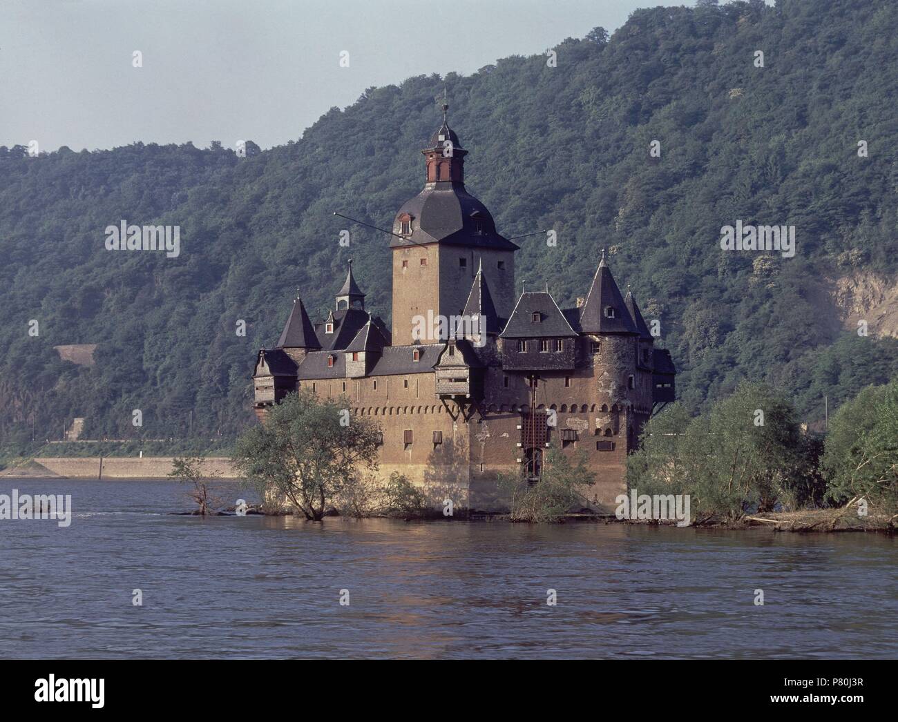 EL RIO RHIN. Location: EXTERIOR, NACIÓN Stock Photo - Alamy