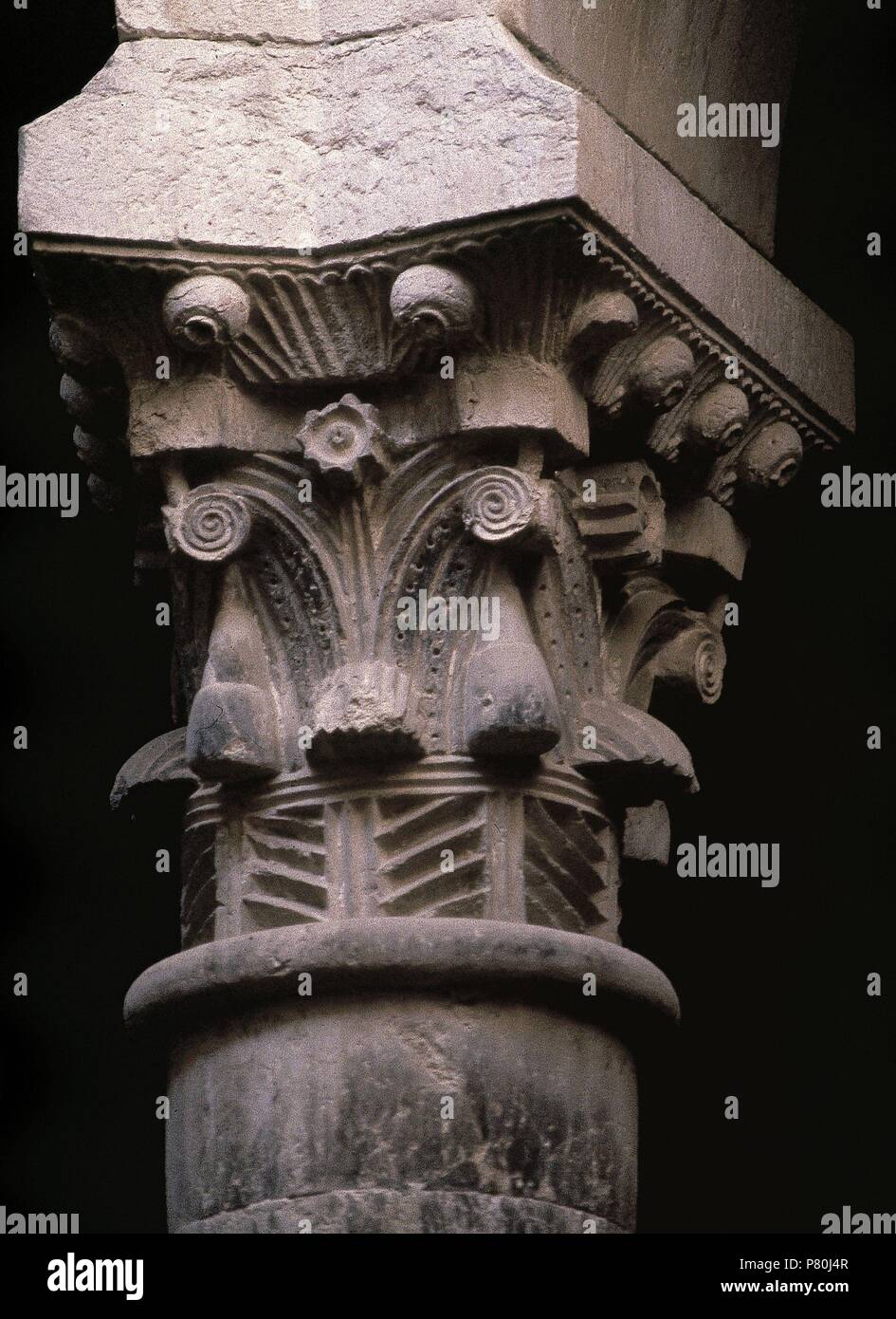 CAPITEL ROMANICO DEL TEMPLETE OCTOGONAL DE APODITERIUM - S XII ...