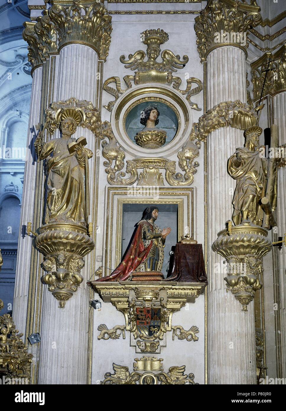 CAPILLA MAYOR-ESCULTURA DE FERNANDO I EL CATOLICO Y ADAN. Author: Pedro ...