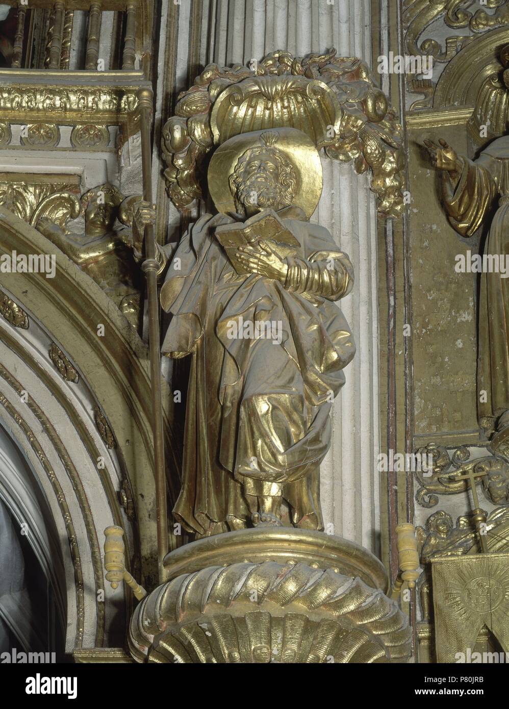 CAPILLA MAYOR-ESCULTURA DEL APOSTOL SANTIAGO. Location: CATEDRAL ...