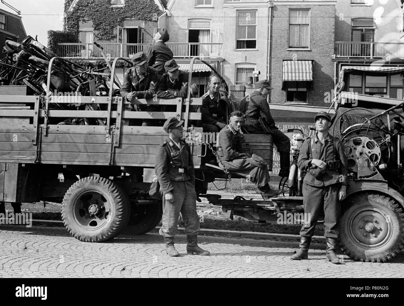 . Huizinga collectie Duitse overgave - NIOD - 217050. Nederlands: Foto ...