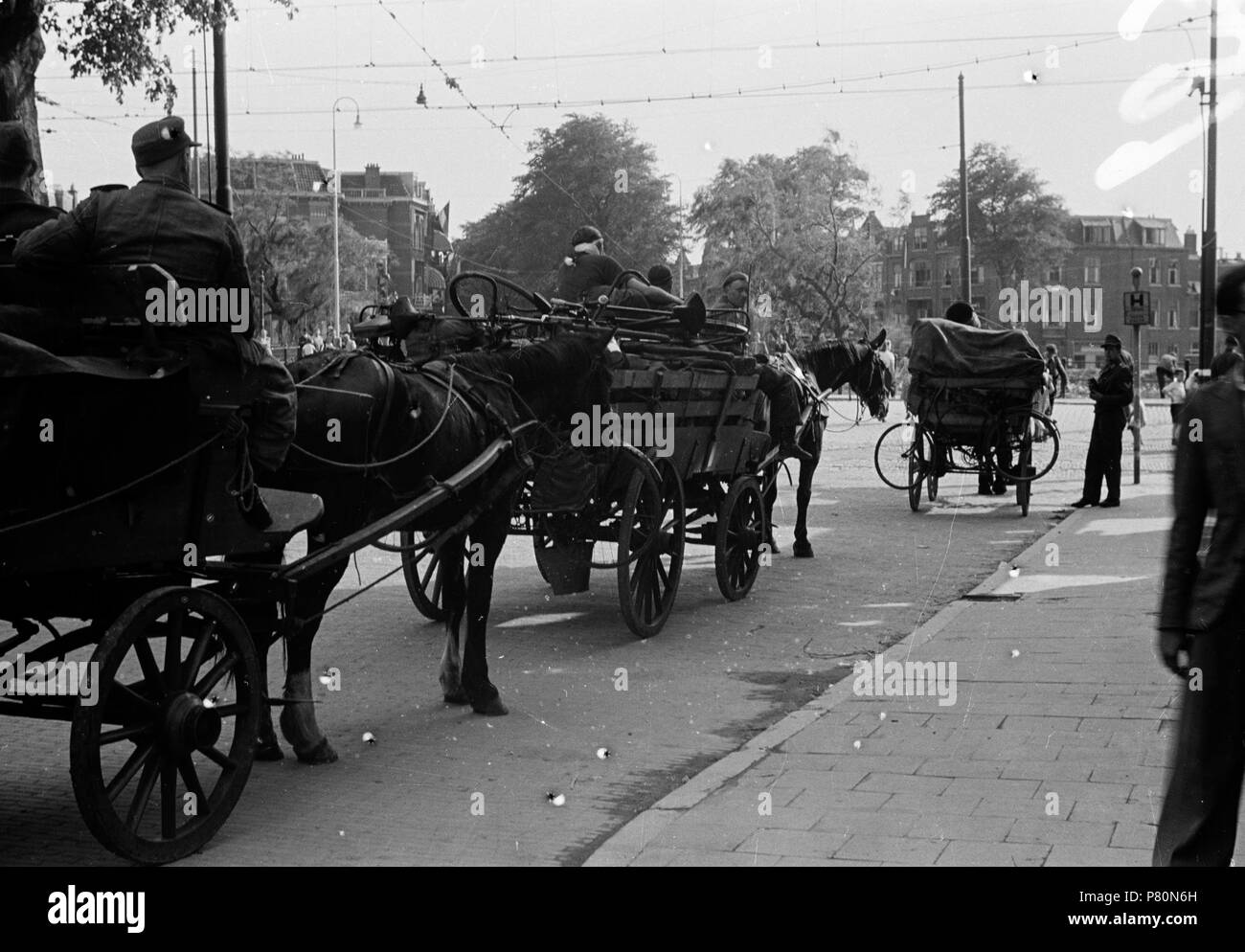 . Huizinga collectie Duitse overgave - NIOD - 217060. Nederlands: Foto ...