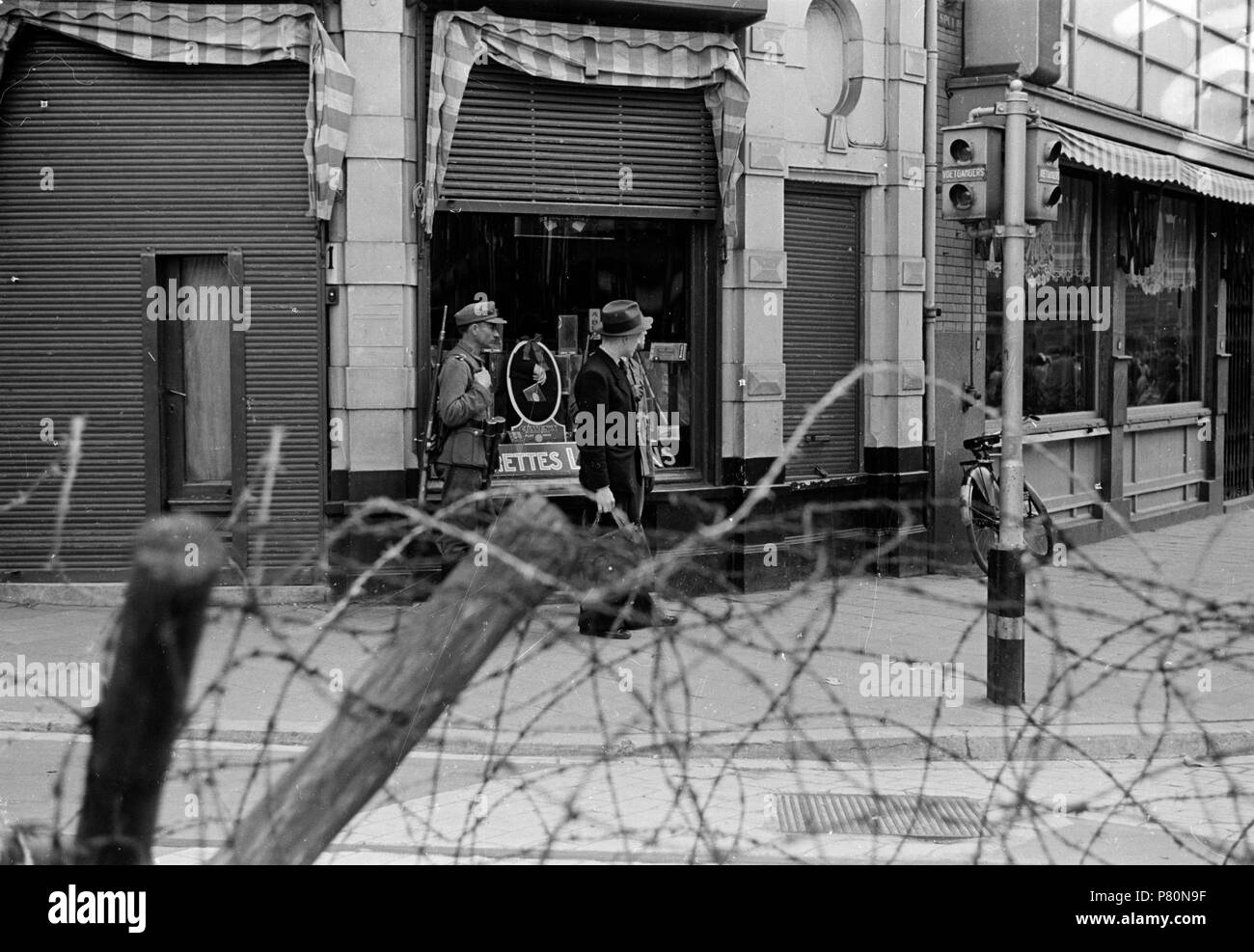 . Huizinga collectie Duitse overgave - NIOD - 217066. Nederlands: Foto ...