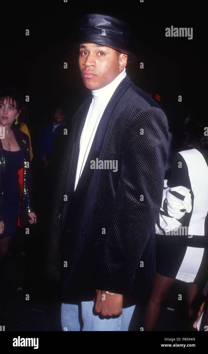 LOS ANGELES, CA - JANUARY 27: Rapper/actor LL Cool J attends the 19th ...