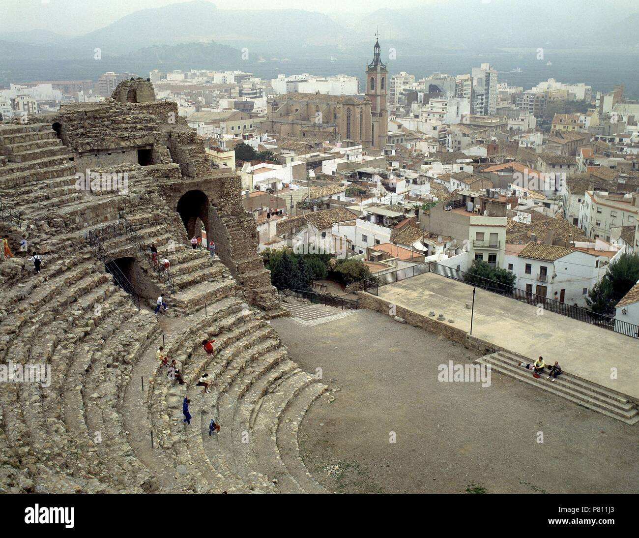 TEATRO ROMANO CON LA CIUDAD AL FONDO ANTES DE LA RESTAURACION. Location ...