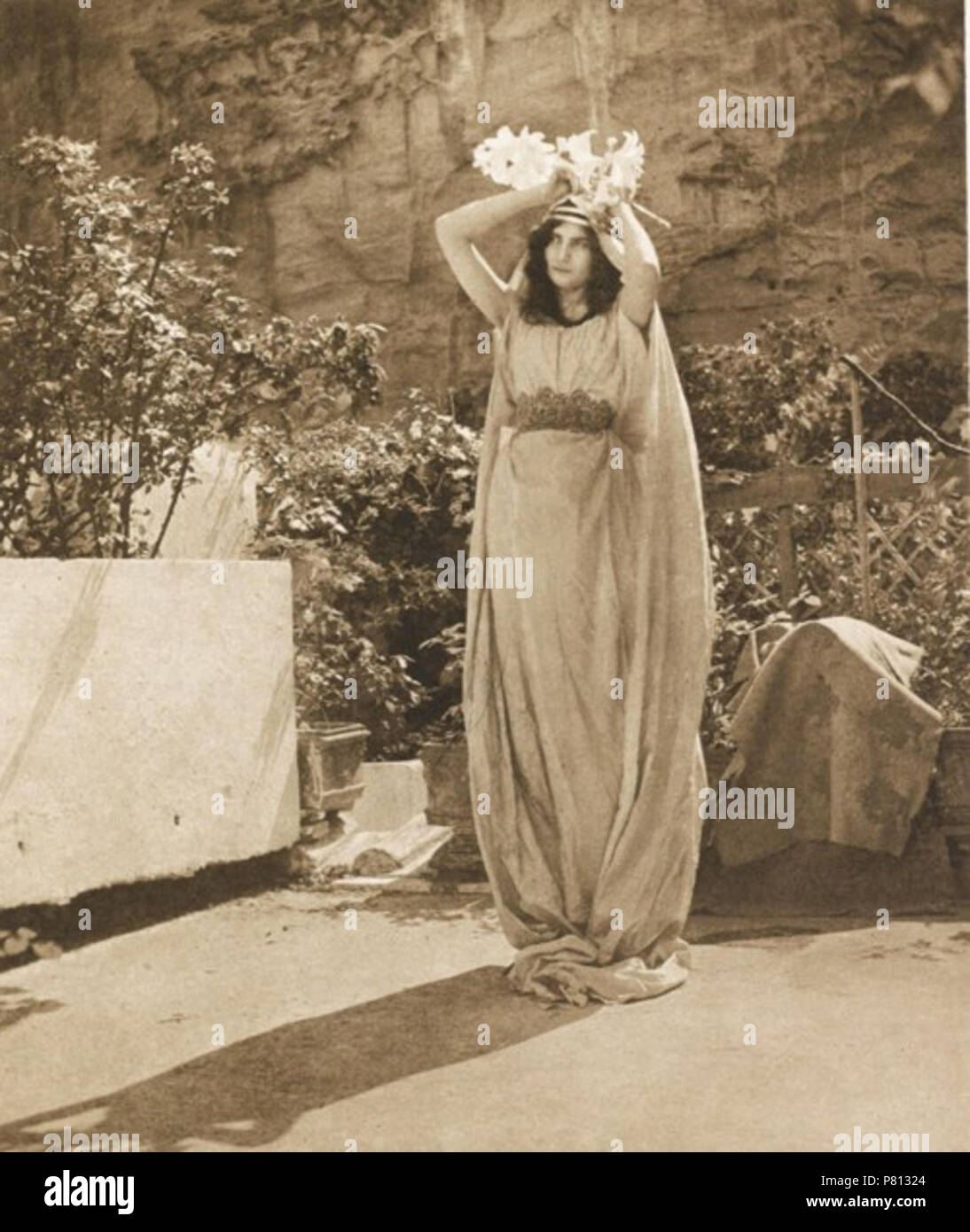 English: Sakuntala . 1900 339 Sakuntala bergon Stock Photo - Alamy