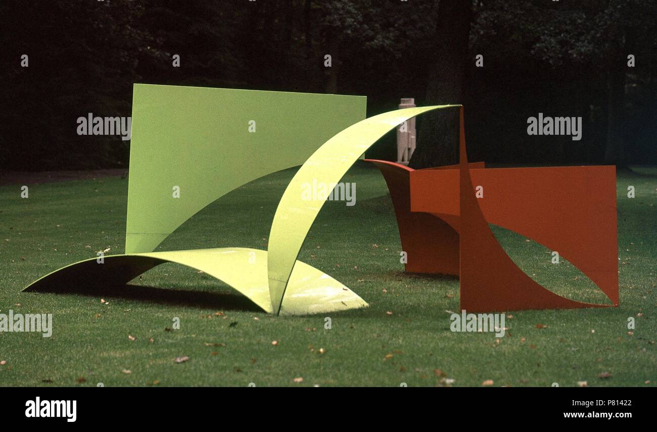 ESCULTURA. Location: MUSEO KROLLER-MULLER, OTTERLO, HOLANDA Stock Photo ...