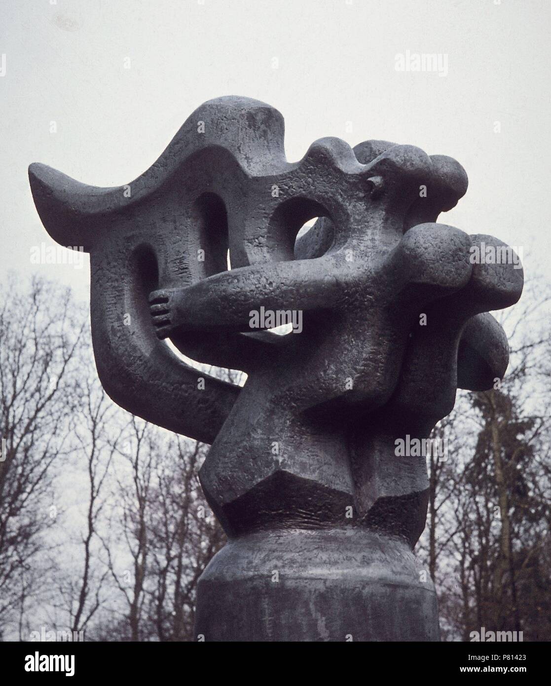 ESCULTURA. Author: LINCHITZ. Location: MUSEO KROLLER-MULLER, OTTERLO ...