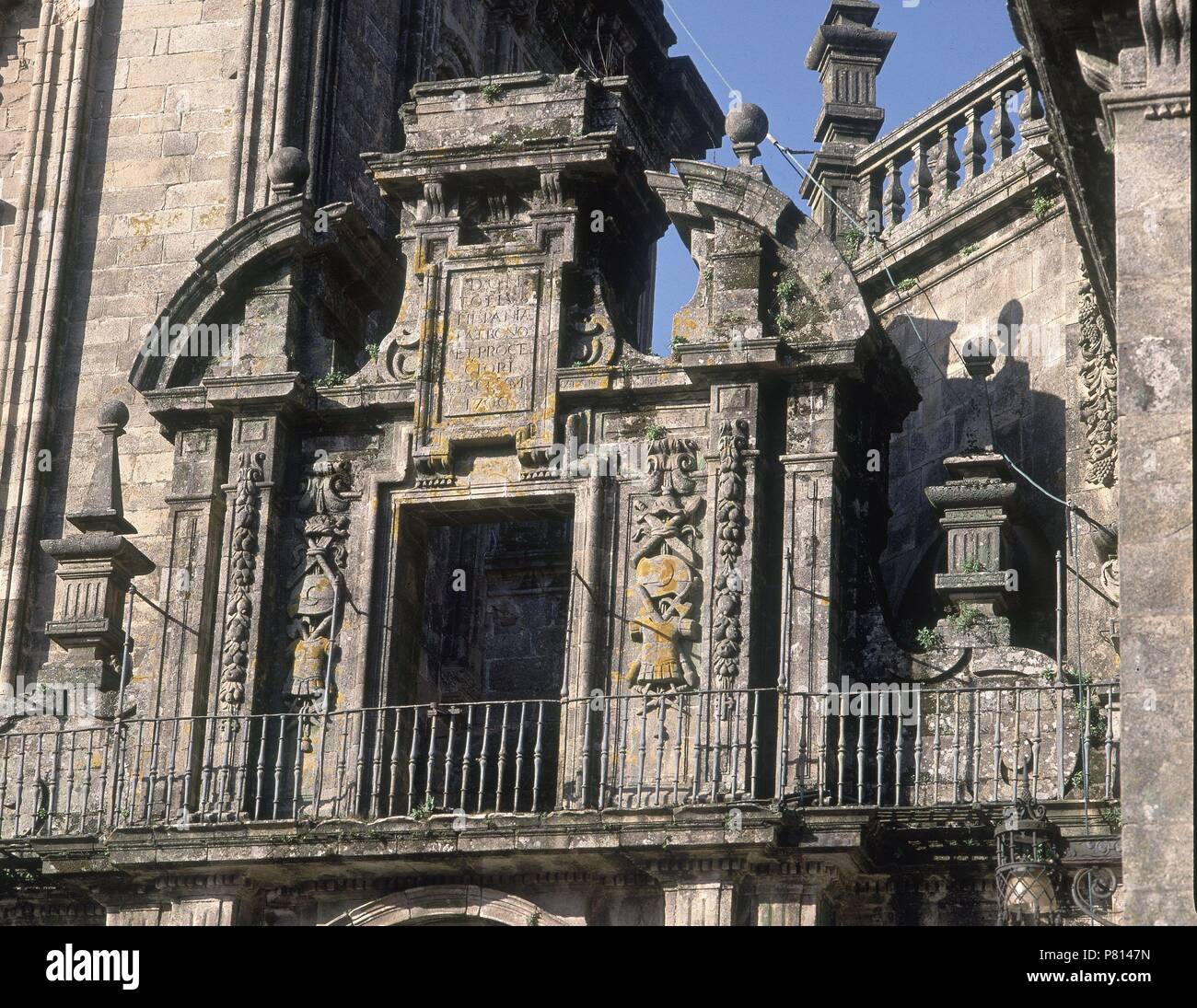 FRONTON PARTIDO - DETALLE SUPERIOR DEL PORTICO REAL DE LA QUINTANA ...