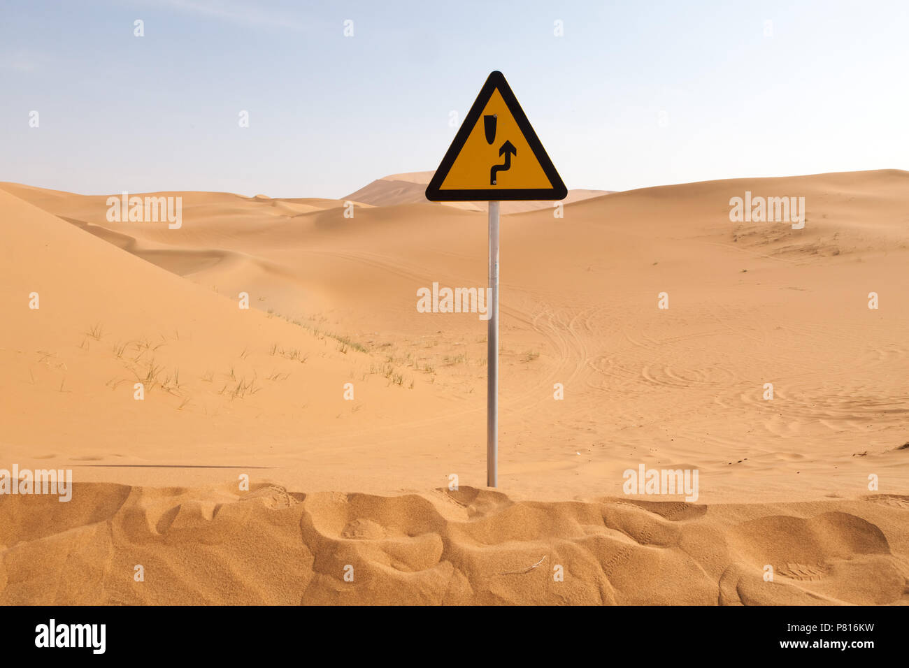Desert road sign hi-res stock photography and images - Alamy