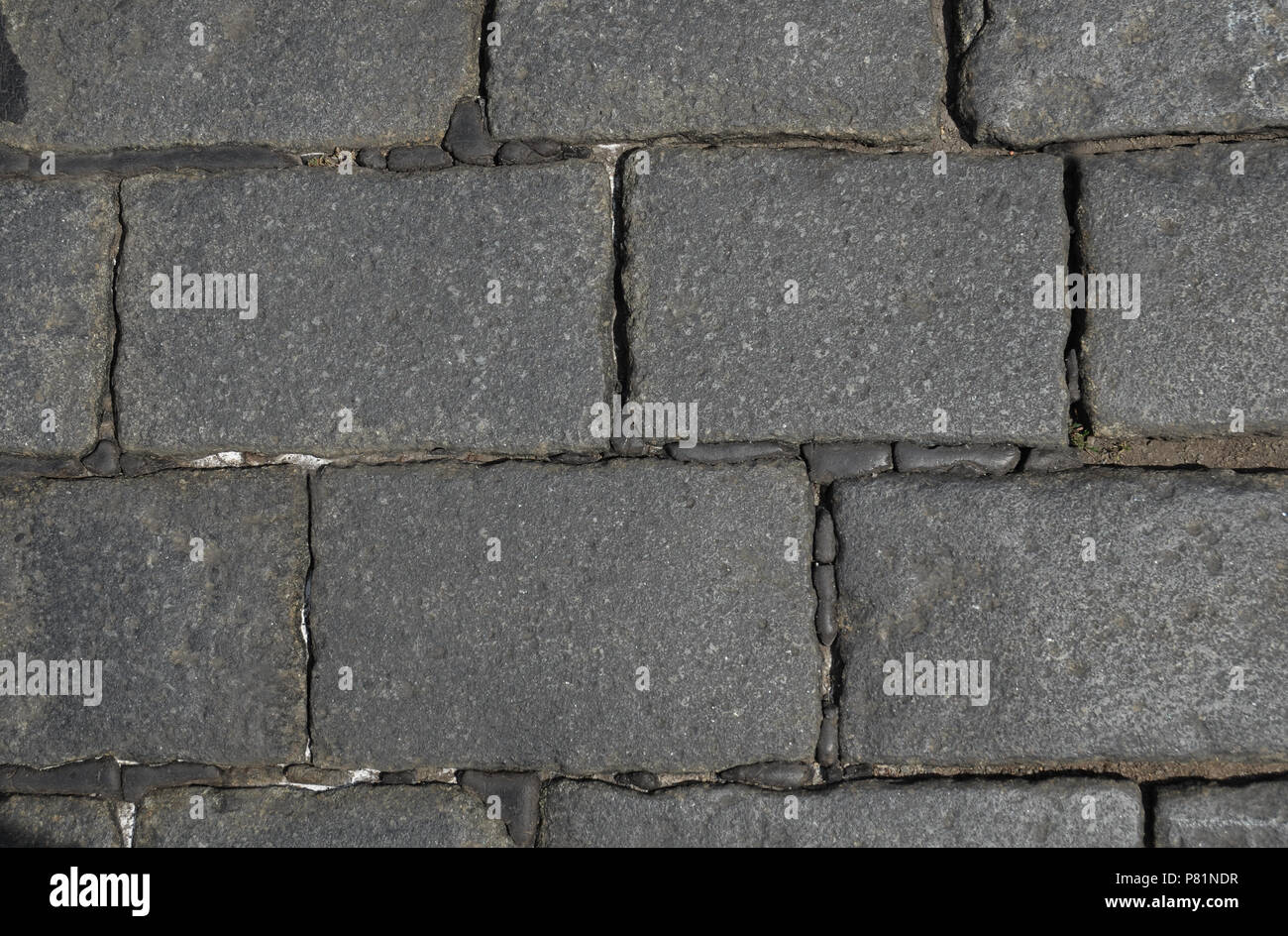 Olde brick wall hi-res stock photography and images - Alamy