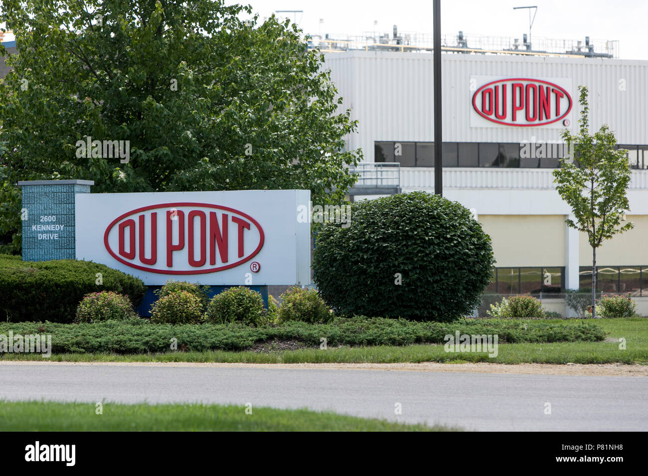 Dupont logo hi-res stock photography and images - Alamy