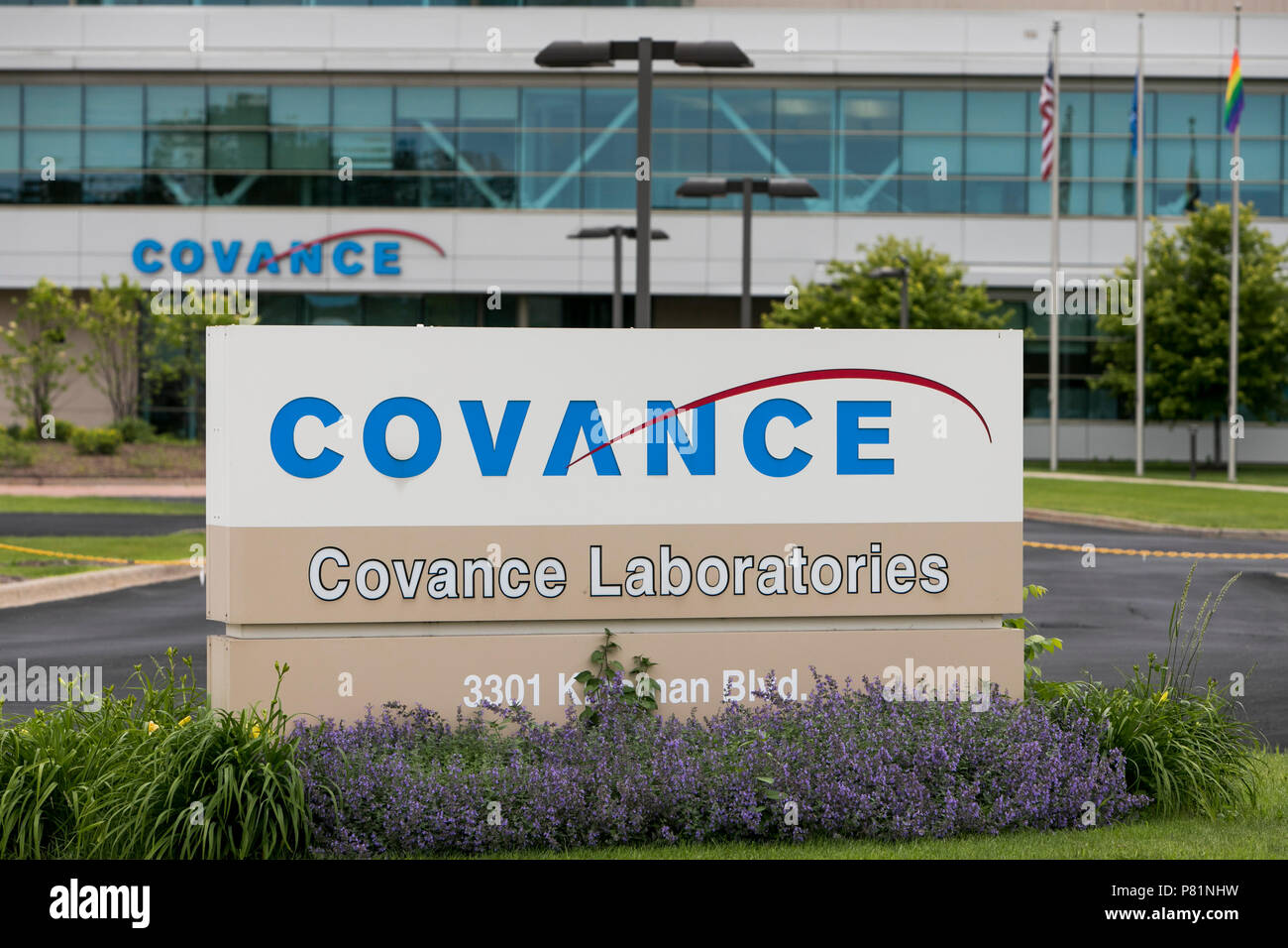 Covance logo sign banner hi-res stock photography and images - Alamy