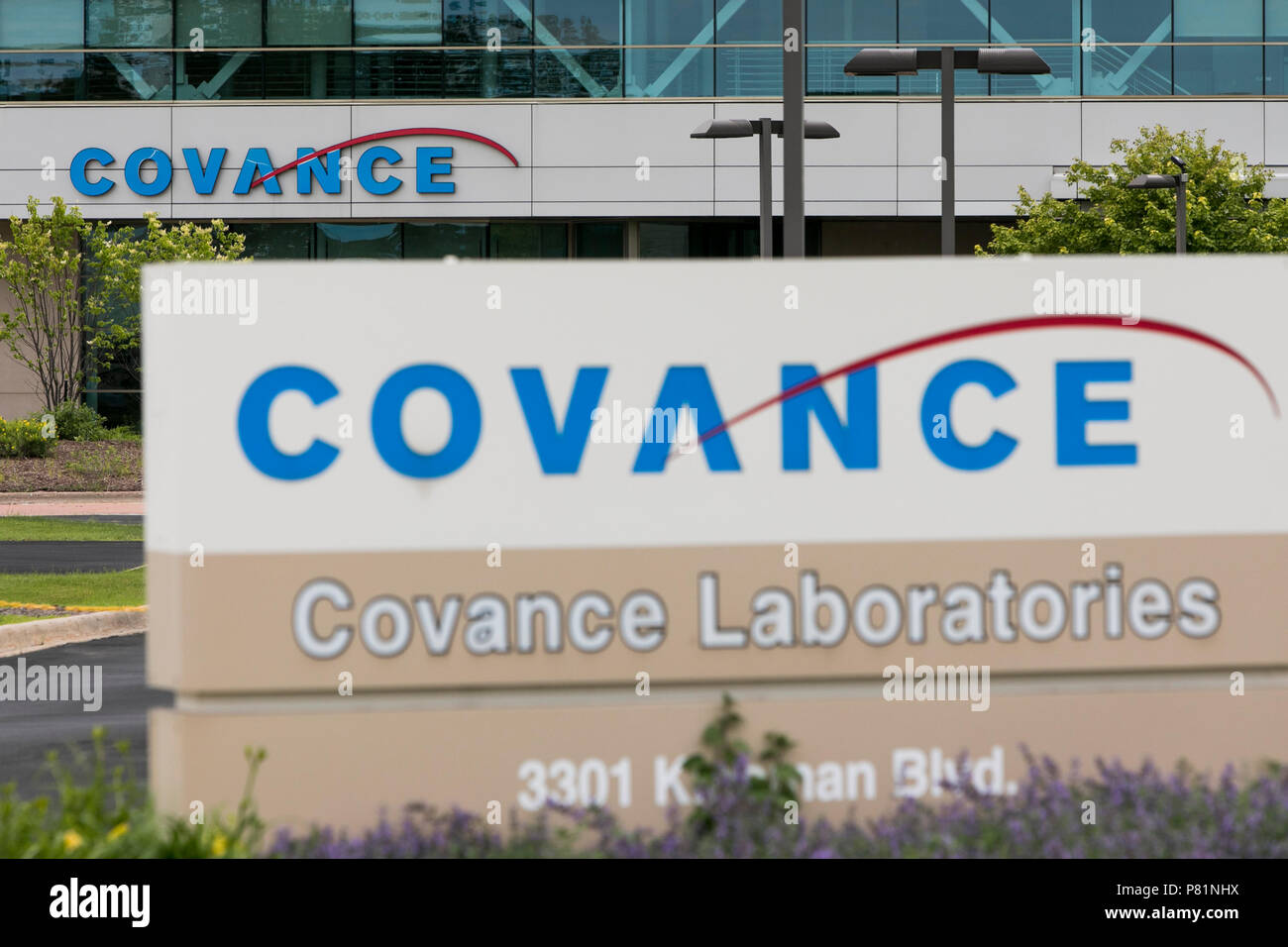 Covance logo sign banner hi-res stock photography and images - Alamy