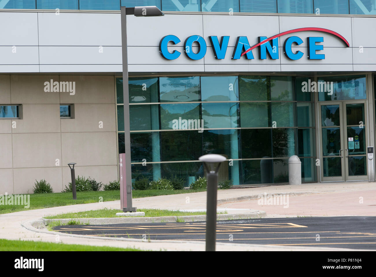 Covance logo sign banner hi-res stock photography and images - Alamy
